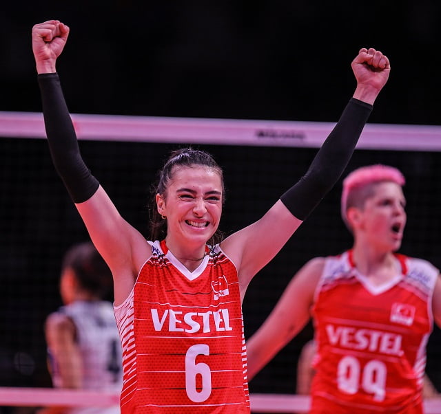 Saliha Şahin: Doğduğum şehirde oynamak ayrı güzel – VoleybolunAdresi.com