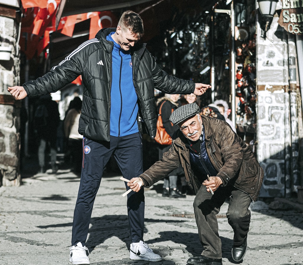 Halkbank A Erkek Voleybol Takımı’nın Kanadalı oyuncusu Gordon Perrin ...